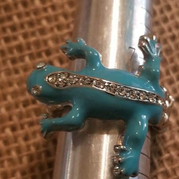 Jewelry | Blue Crystal Lizard Stretch Ring | Poshmark